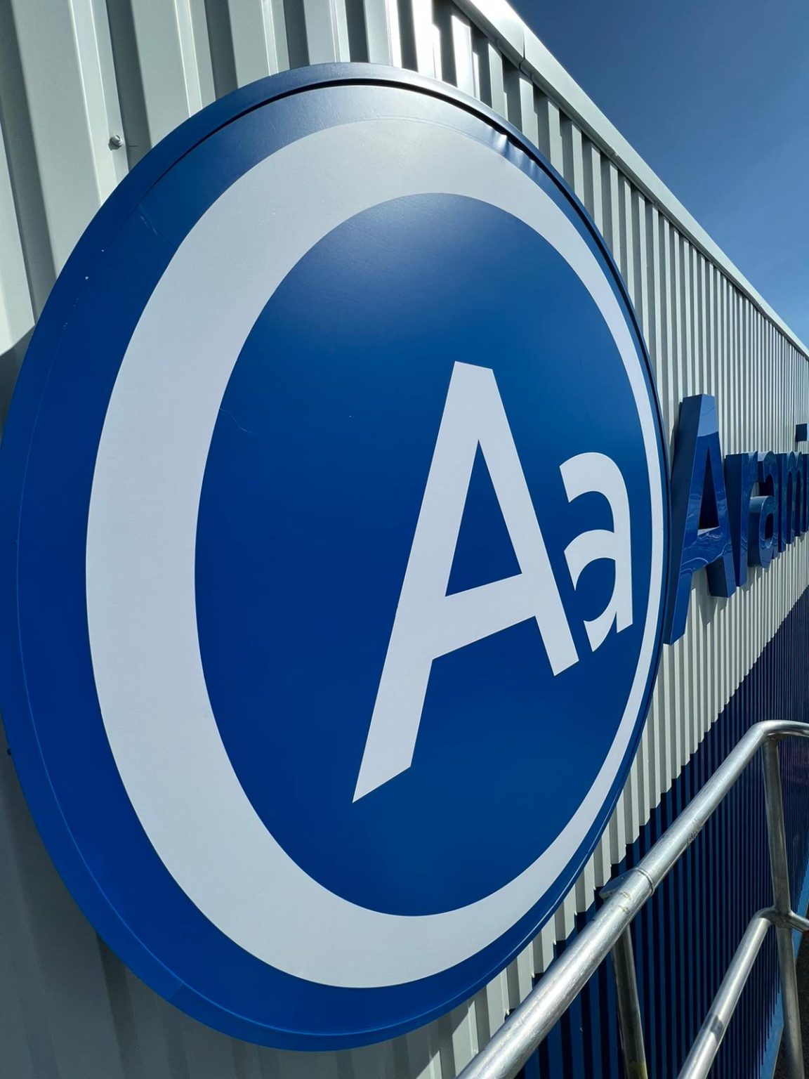 Actualités du monde de l'enseigne lumineuse | Exo Signs, Enseigniste Paris